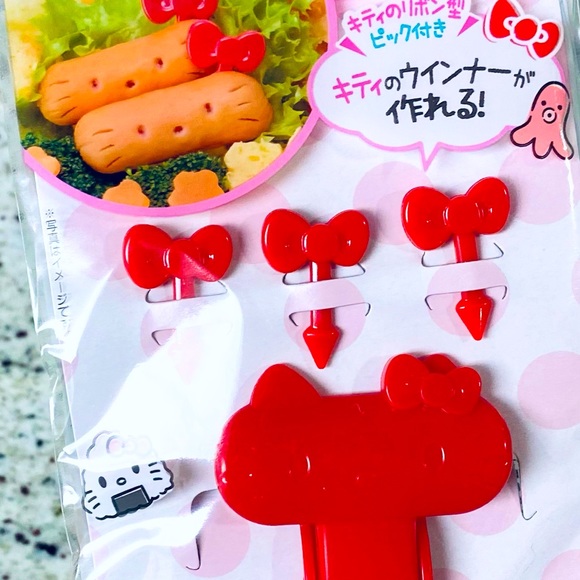Daiso | Kitchen | 525 Hello Kitty Sanrio Hot Dog Press New Nwt Nip ...
